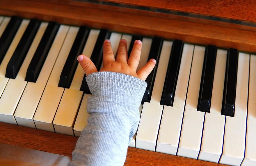 Teaching Piano to Young Children - Serenade