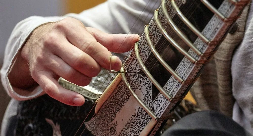 Raga Therapy: The Healing Power of Indian Classical Music - Serenade